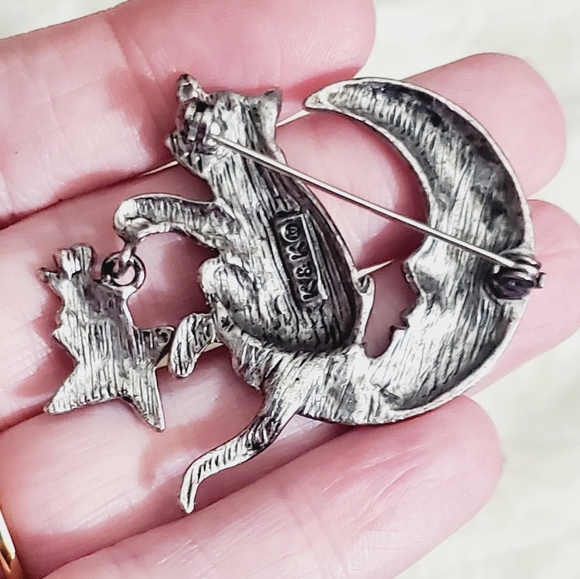 K & K vintage | Jewelry | Vintage Kk Silver Cat Mouse Moon Star Brooch ...